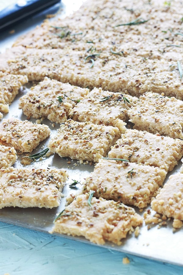 Sablés salés au parmesan et graines mélangées - Cuisine Culinaire